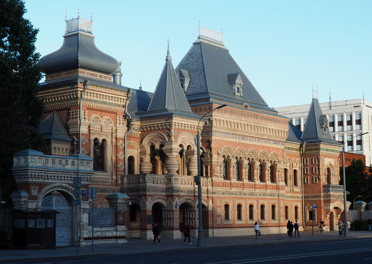 12 самых красивых зданий Москвы в русском стиле Беспорядочные