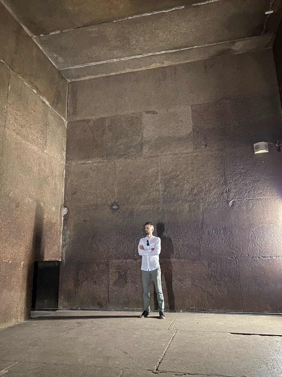 Что внутри пирамиды Хеопса Стоит ли заходить внутрь за 25 Зачем врут Вечное Лето Саша и