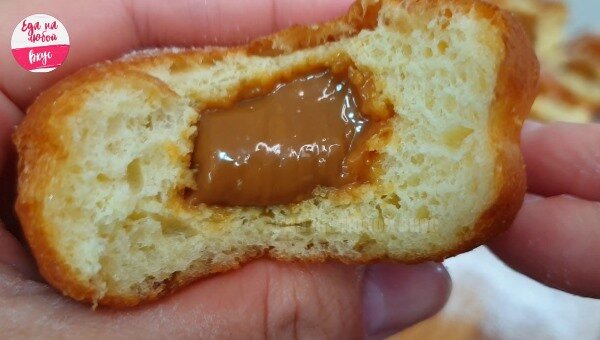 Они просто невесомые, не зря их обожают миллионы людей. Воздушные пончики Берлинеры с начинкой ...