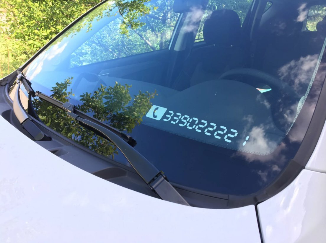 Почему автомобилистам нельзя оставлять свой мобильный номер под стеклом ...