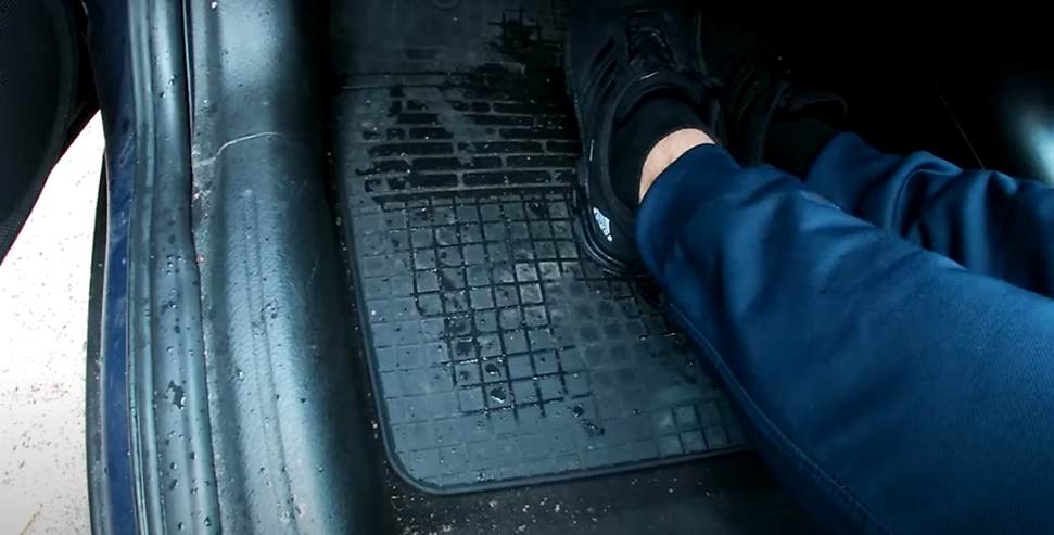 10 причин запотевания стекол в машине