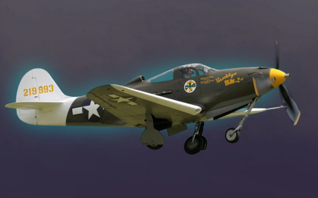 Автомобильные двери и двигатель позади пилота. Белл P-39 - самолет, который за 4 года поставили ...