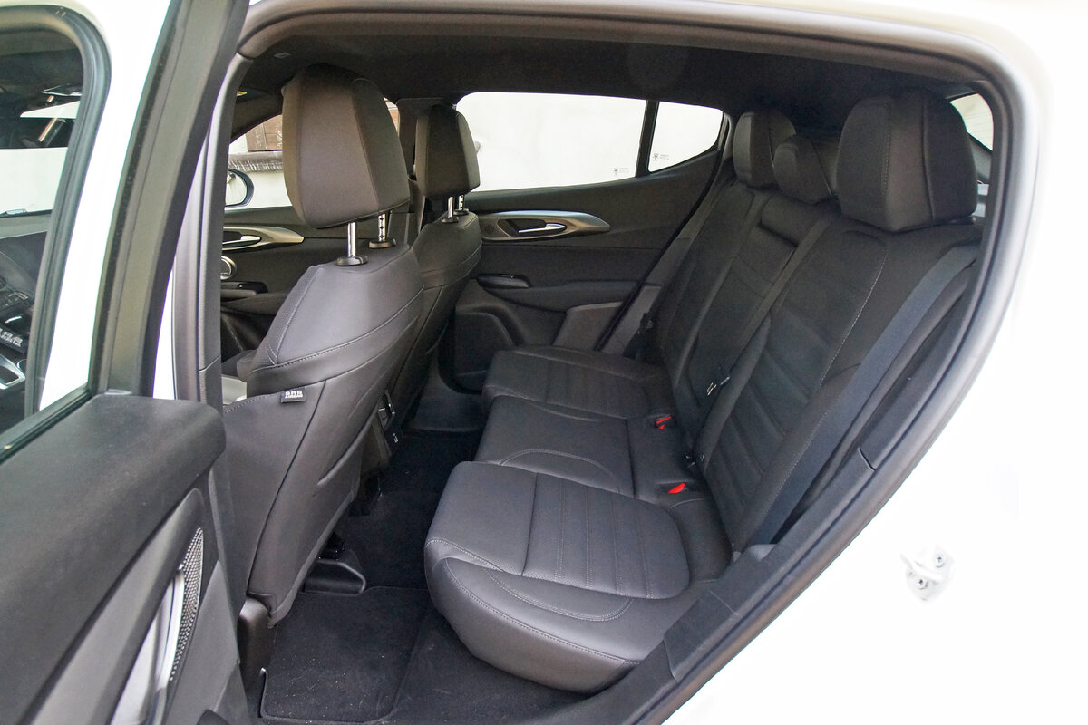 Alfa Romeo Tonale: элегантный SUV с большими претензиями | AUTOMPS | Дзен