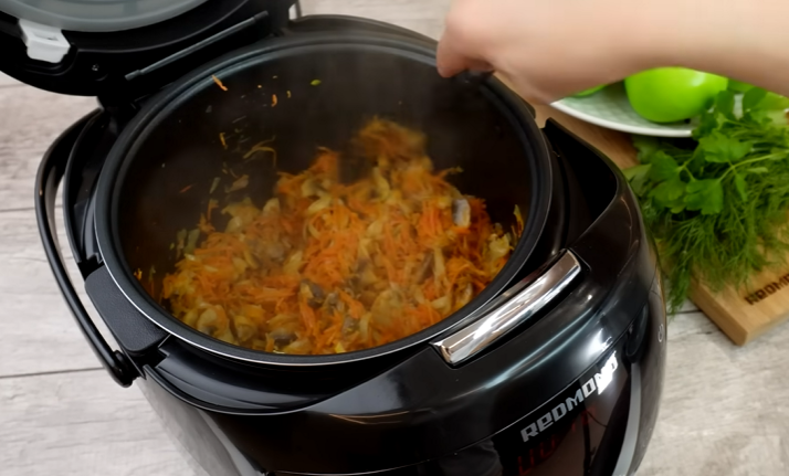 Каша "по-Монастырски" готовится без мяса, без молока и сливочного масла ...