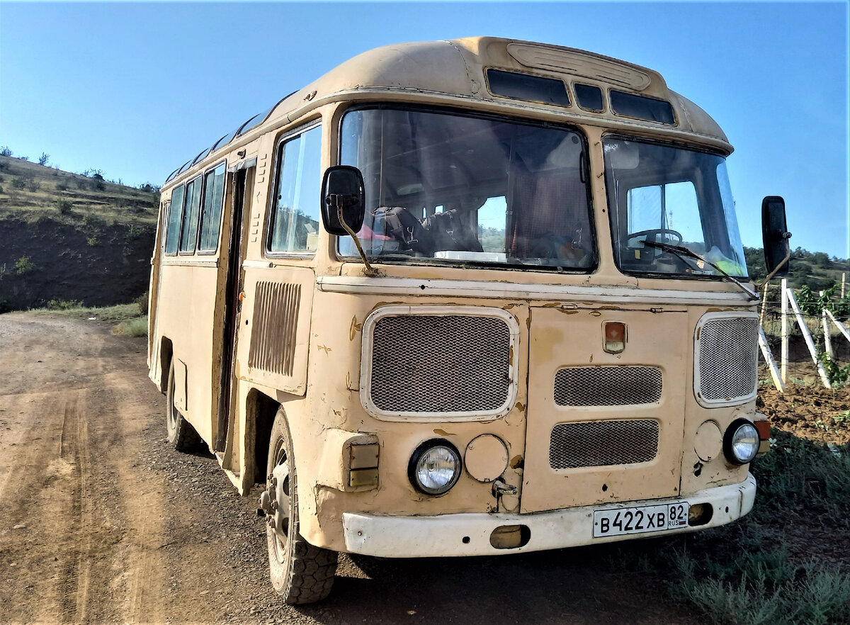 ПАЗ-672 последний сезон работает в Крыму на перевозке рабочих ...