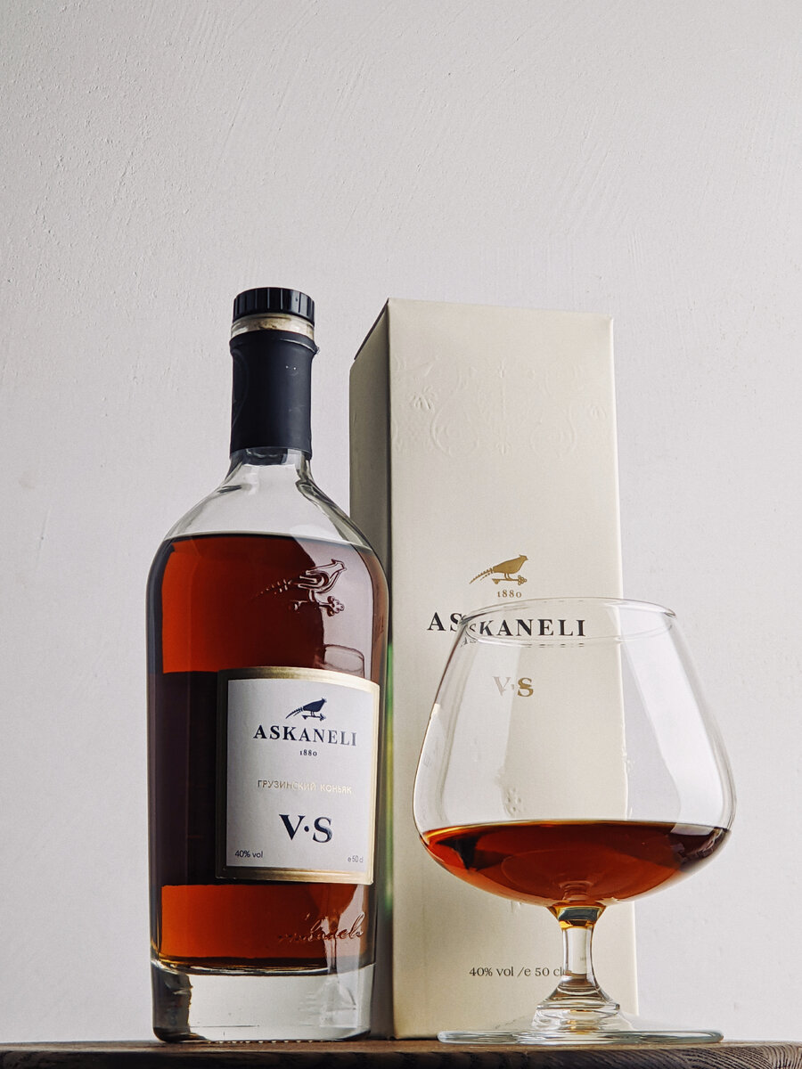 Обзор на коньяк Askaneli V.S. Грузин, который хотел стать французом ...