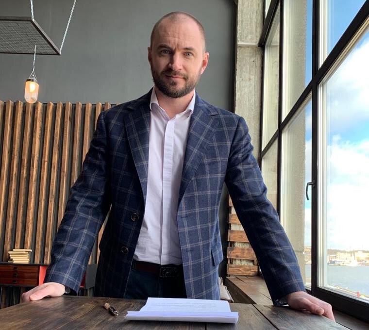 Муж оформляет квартиру на маму возможно у него другая женщина и при разводе вам ничего не