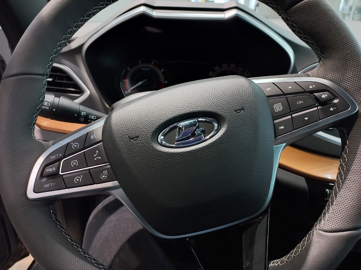 Эксперты не верят в успех новой Лады Весты. Чем она им не угодила ...