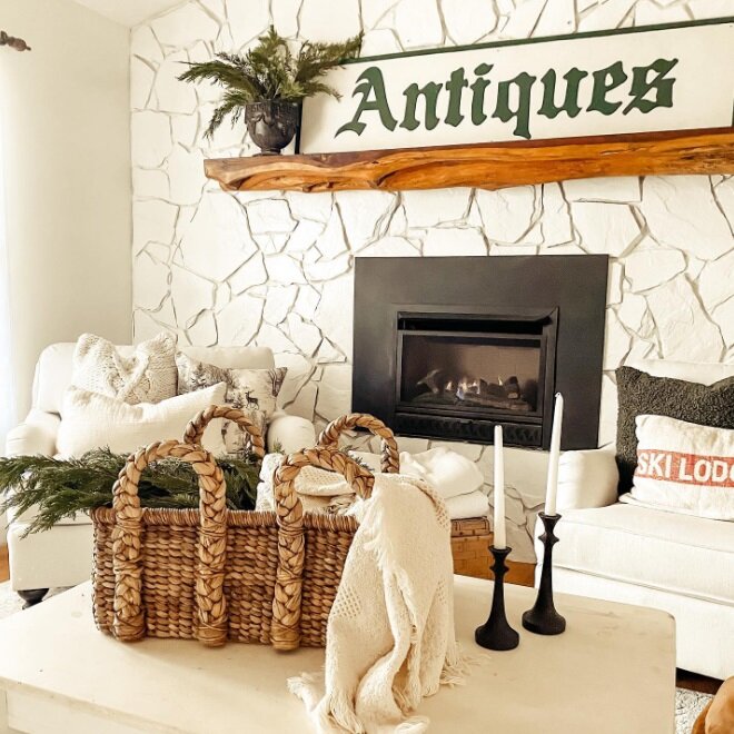 Фермерский дом с белым интерьером и винтажным декором в Северной ...