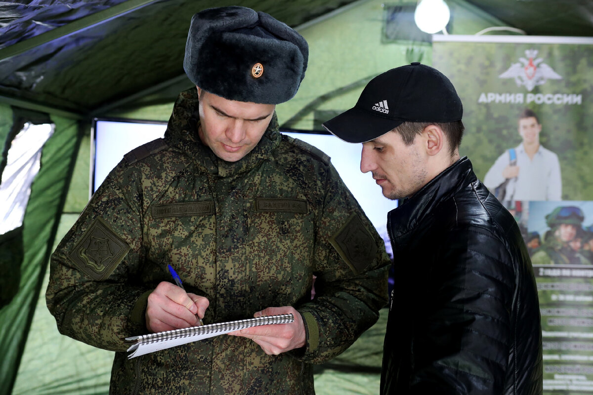 Служба по контракту в армии Кто может пойти служить и на основании