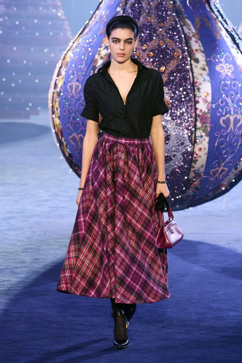 Christian Dior осень-зима 2023/2024 — взгляд в 50-е сквозь призму современности | LESEL fashion ...