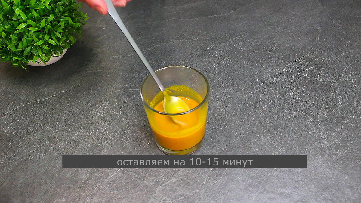 Еще один способ необычно покрасить яйца на Пасху: без химии, только ...
