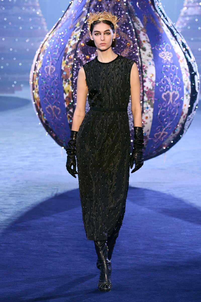 Christian Dior осень-зима 2023/2024 — взгляд в 50-е сквозь призму современности | LESEL fashion ...