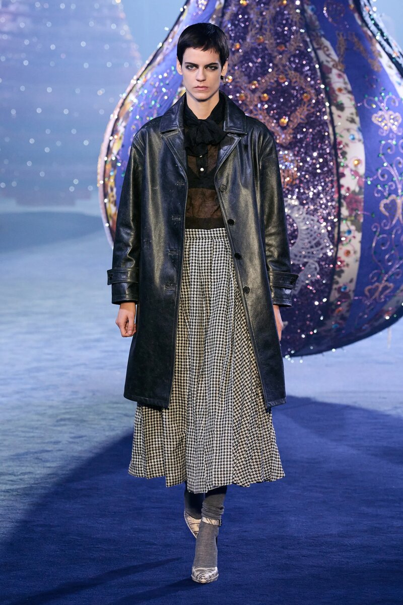 Christian Dior осень-зима 2023/2024 — взгляд в 50-е сквозь призму современности | LESEL fashion ...
