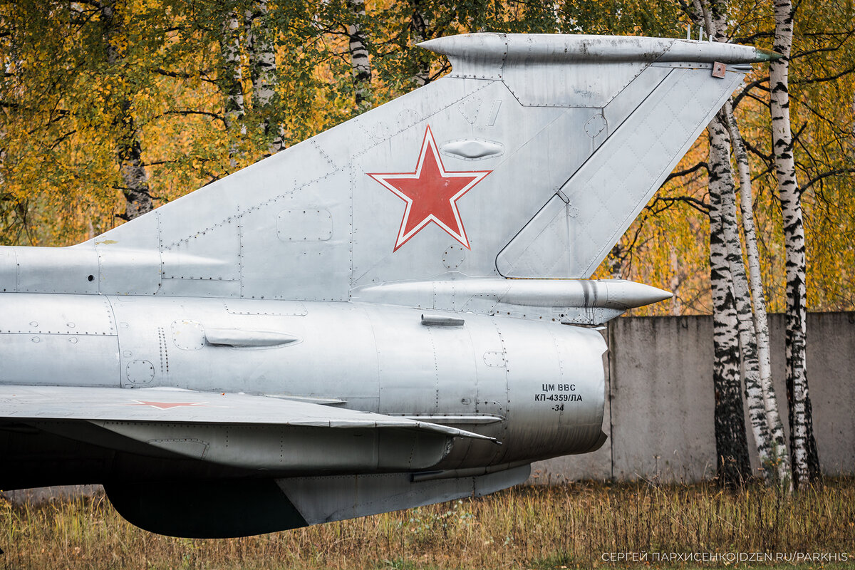 Бесхвостый МиГ: история самолёта-аналога Ту-144 | PARKHIS - Авиация ...