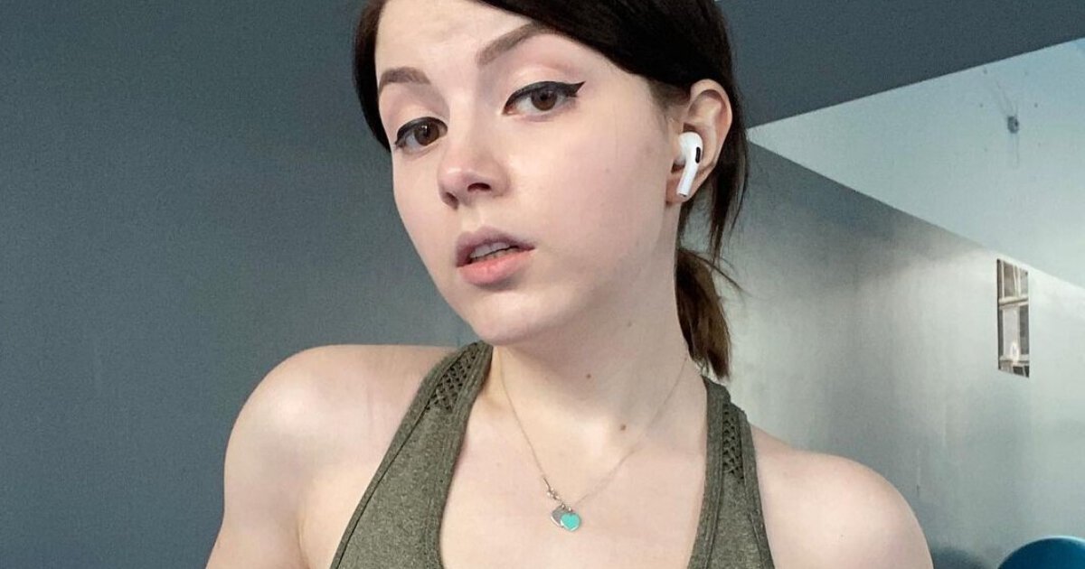 Стримерша Оляша: «Мне нравится фоткаться в белье и нравится читать книжки» | Кибер на Спортсе | Дзен