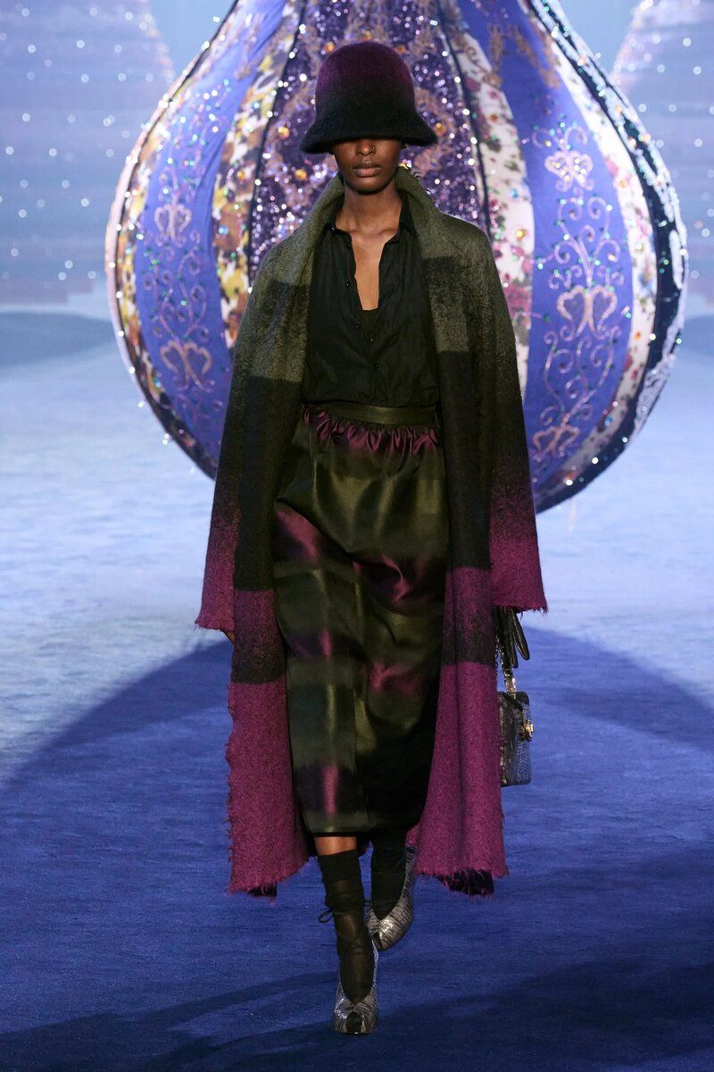 Christian Dior осень-зима 2023/2024 — взгляд в 50-е сквозь призму современности | LESEL fashion ...