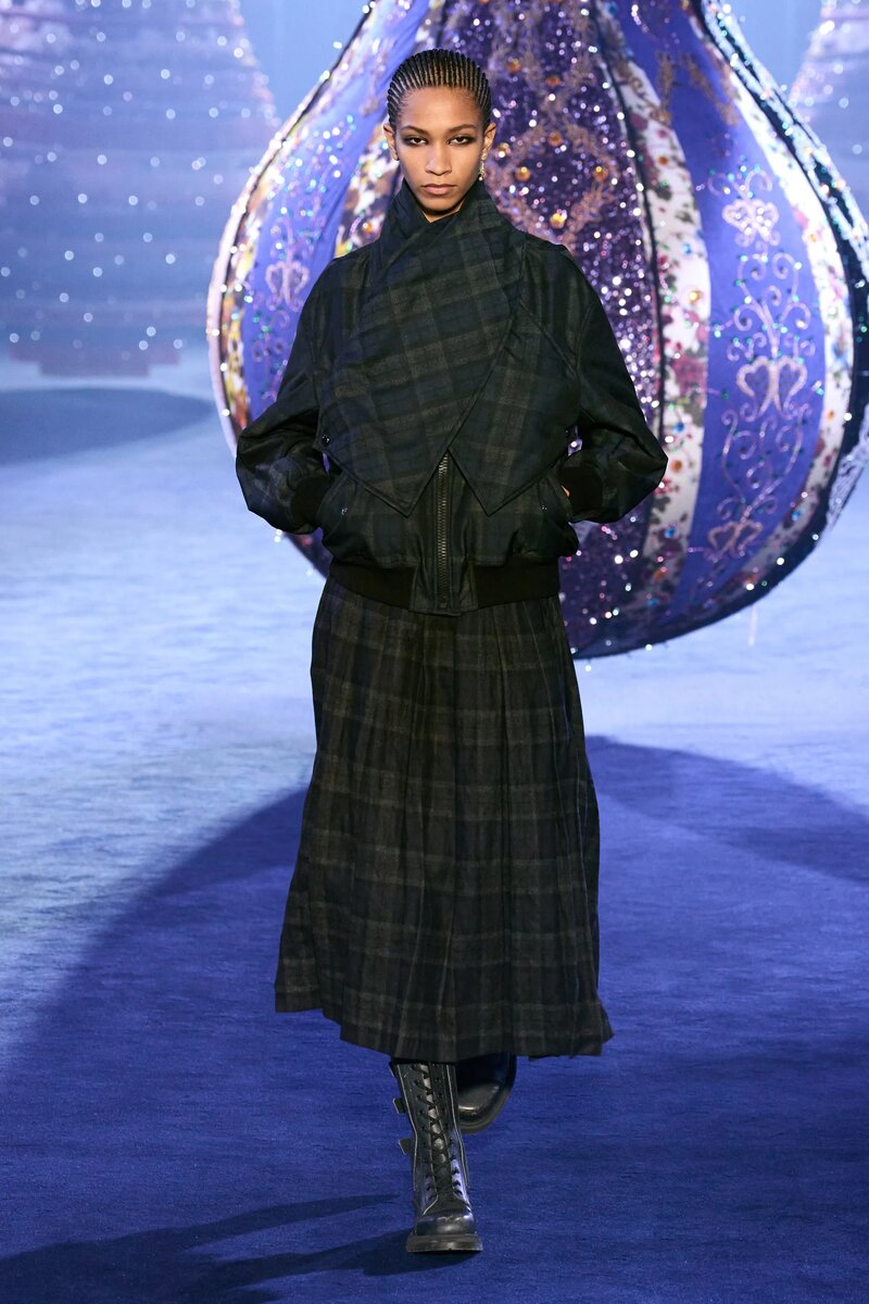 Christian Dior осень-зима 2023/2024 — взгляд в 50-е сквозь призму современности | LESEL fashion ...