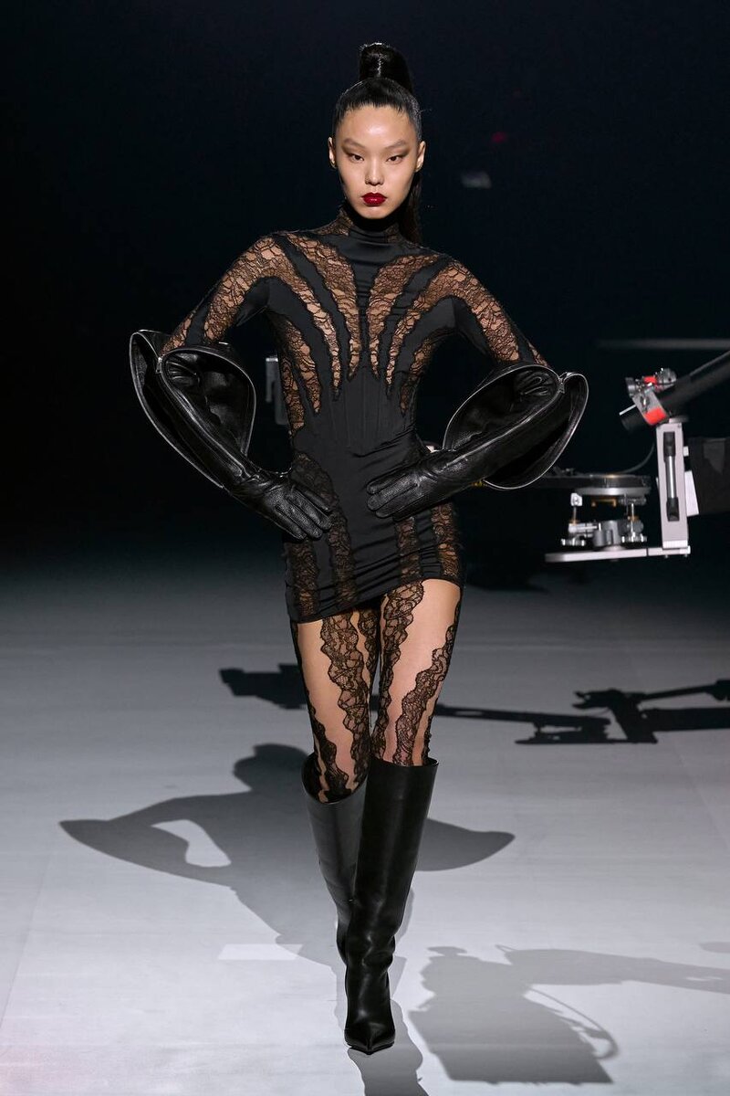 5 самых горячих трендов с показа Mugler | СТИЛИСТ👗| 🔝МОДЕЛЬ |МНОГО ...