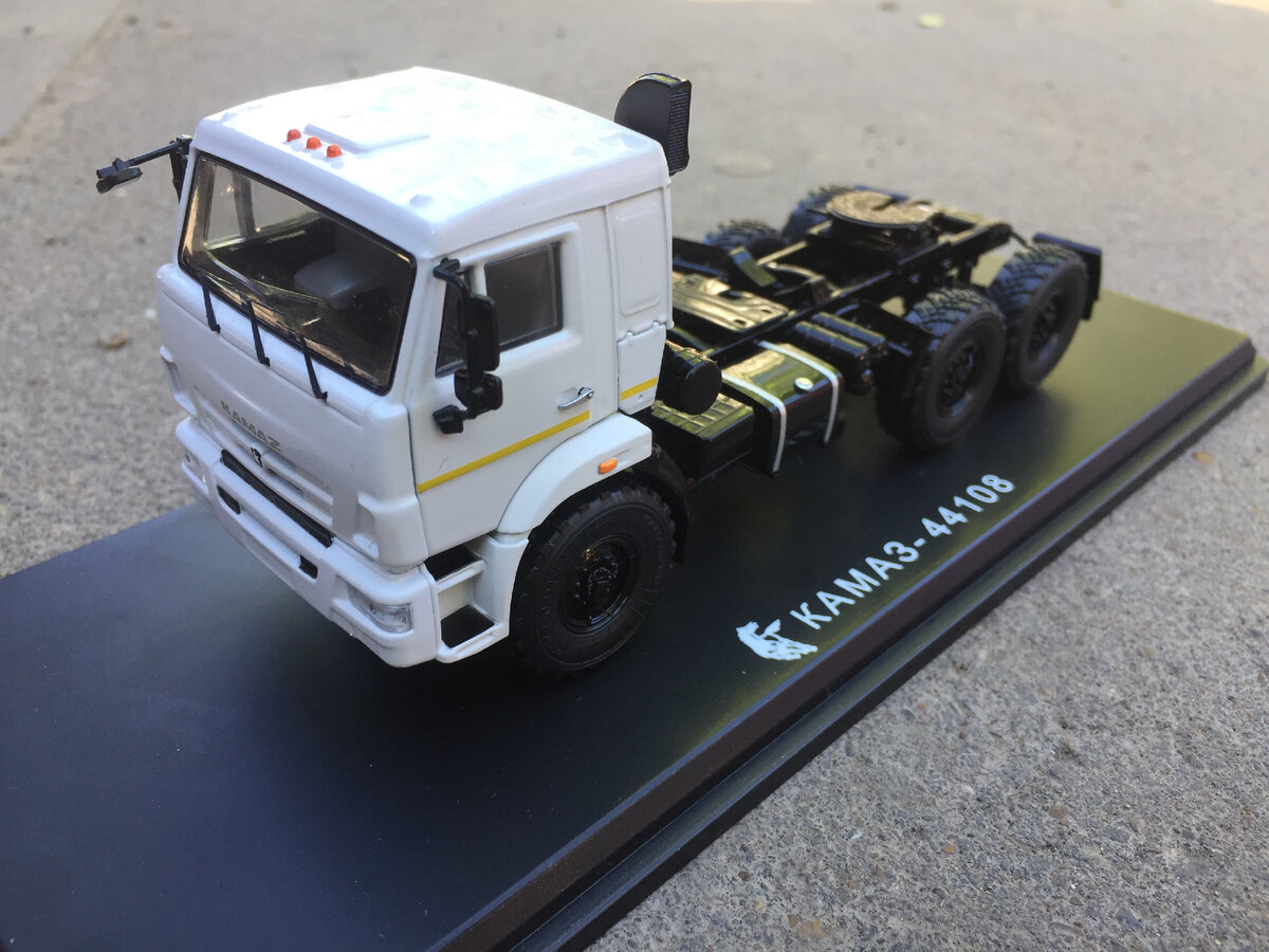 Экспонат дня. Модель автомобиля КАМАЗ-44108. | Музей КАМАЗа | Дзен