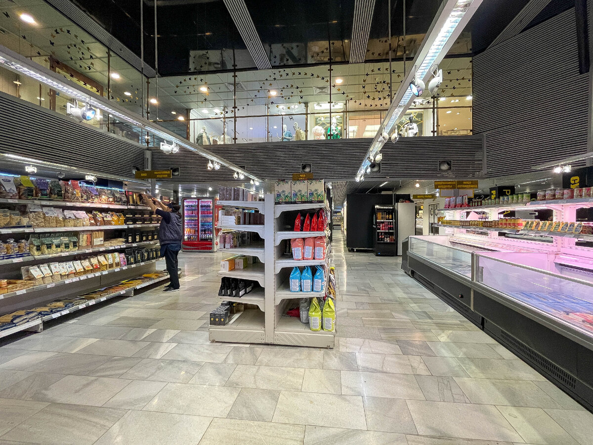 Попал в самый дорогой продуктовый магазин Москвы. Где он находится и ...