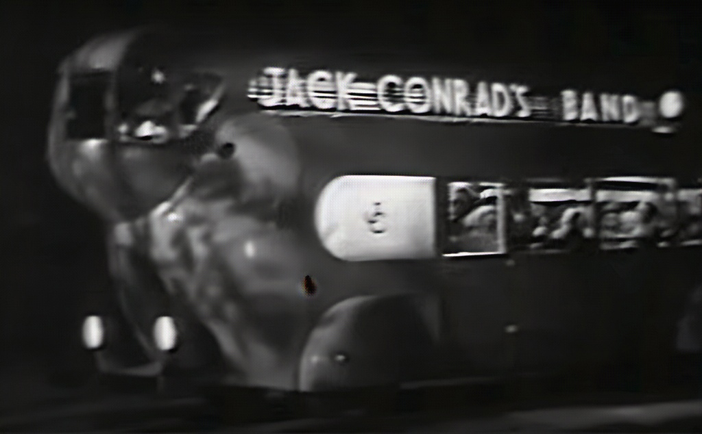 Paramount Jack Conrad Band Bus. «Музыкальный» автобус Джека Конрада ...