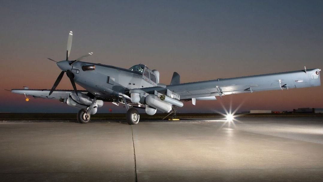 От "опрыскивателя полей" до штурмовика: новый боевой самолёт AT-802U ...