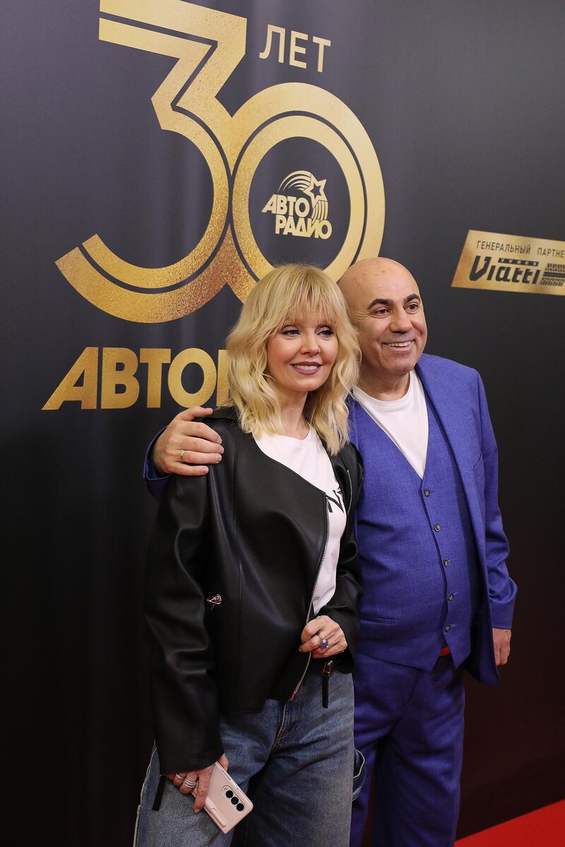 Люся Чеботина в образе за 6 миллионов, а Лолита испугалась оркестра: как прошел юбилей ...